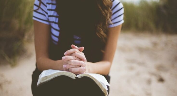 17 Versículos sobre Buscar a Deus - BibliaComentada